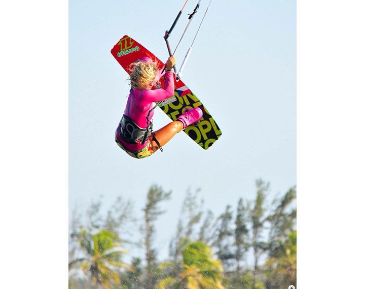 Gisela Pulido & Paula Novotna Talk about Their New Video - KiteSista